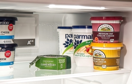 Yaourt : peut-on manger un yaourt périmé ? Oui, mais...