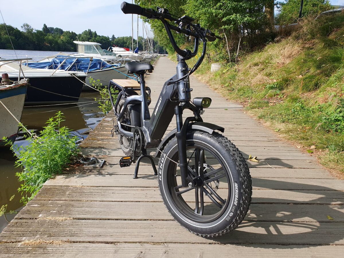 Test et avis du vélo cargo électrique Himiway Big Dog - Testavis.fr